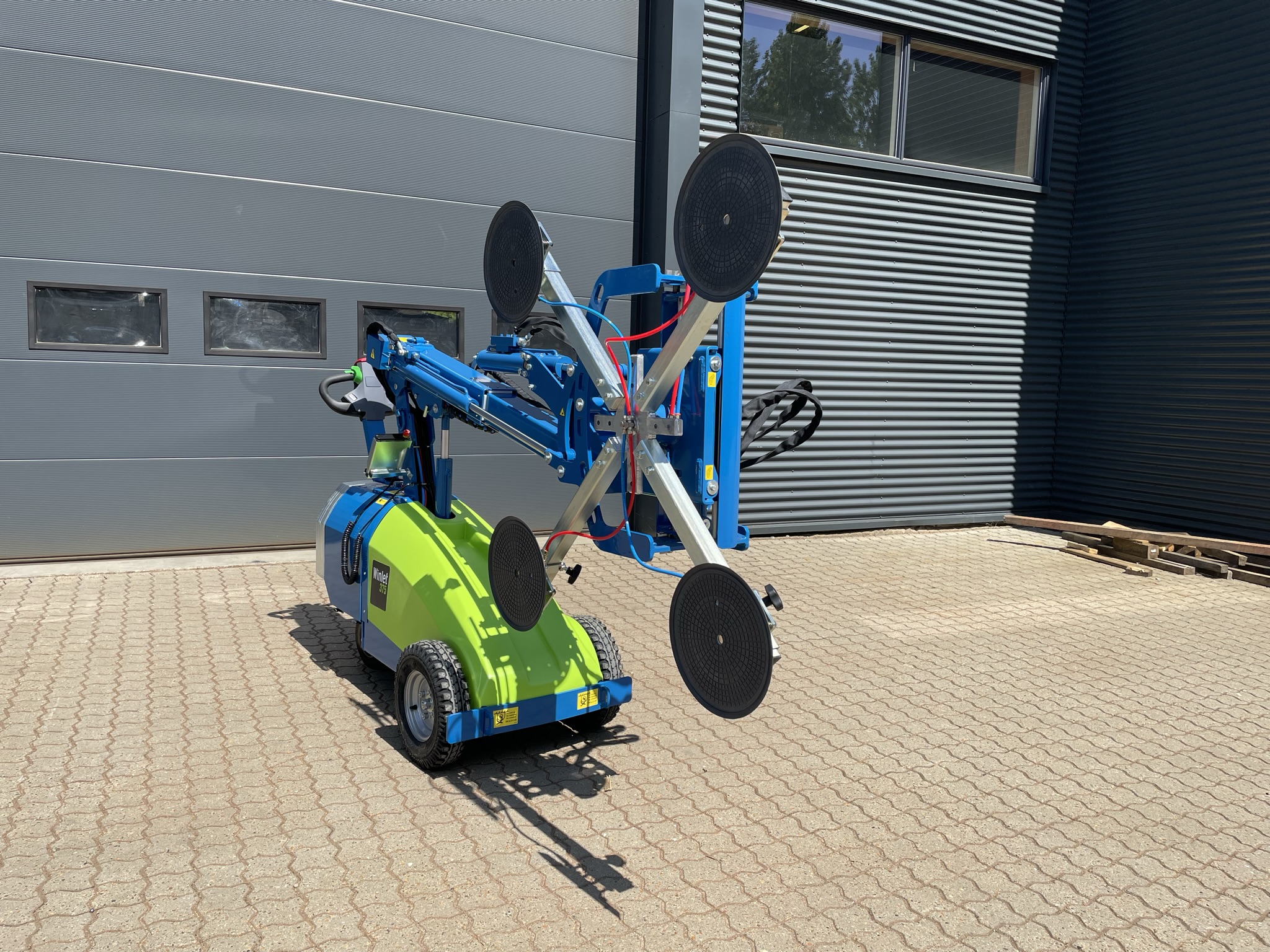 Winlet 375 glazing robot | GMV A/S